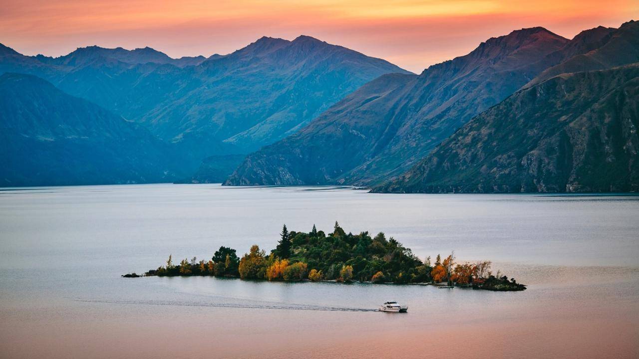 Ruby Island Cruise & Photo Walk - 1 Hr - Lake Wanaka Cruises